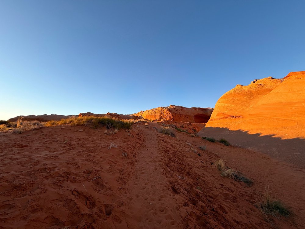 Hiking the Big Lake Sand Cave Trail (Shell Gas Station Cave) in Page ...