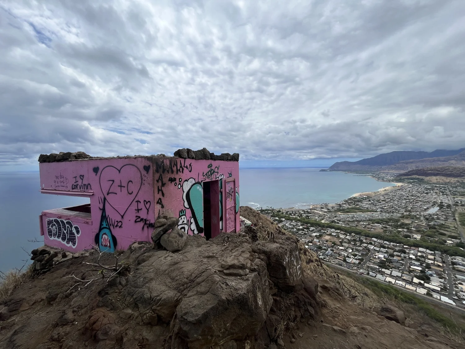 Hiking the Puʻu O Hulu Trail (Pink Pillbox) on Oʻahu, Hawaiʻi — noahawaii