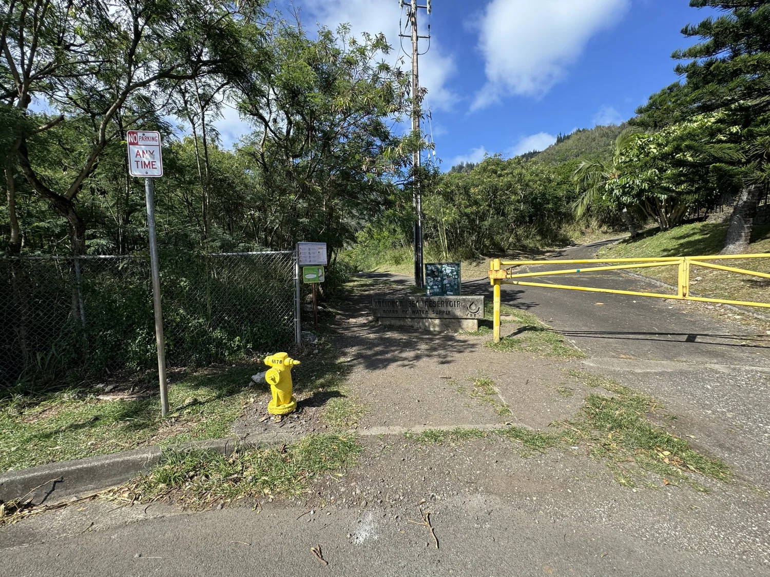 Hiking the Kuliʻouʻou Ridge Trail on Oʻahu, Hawaiʻi — noahawaii