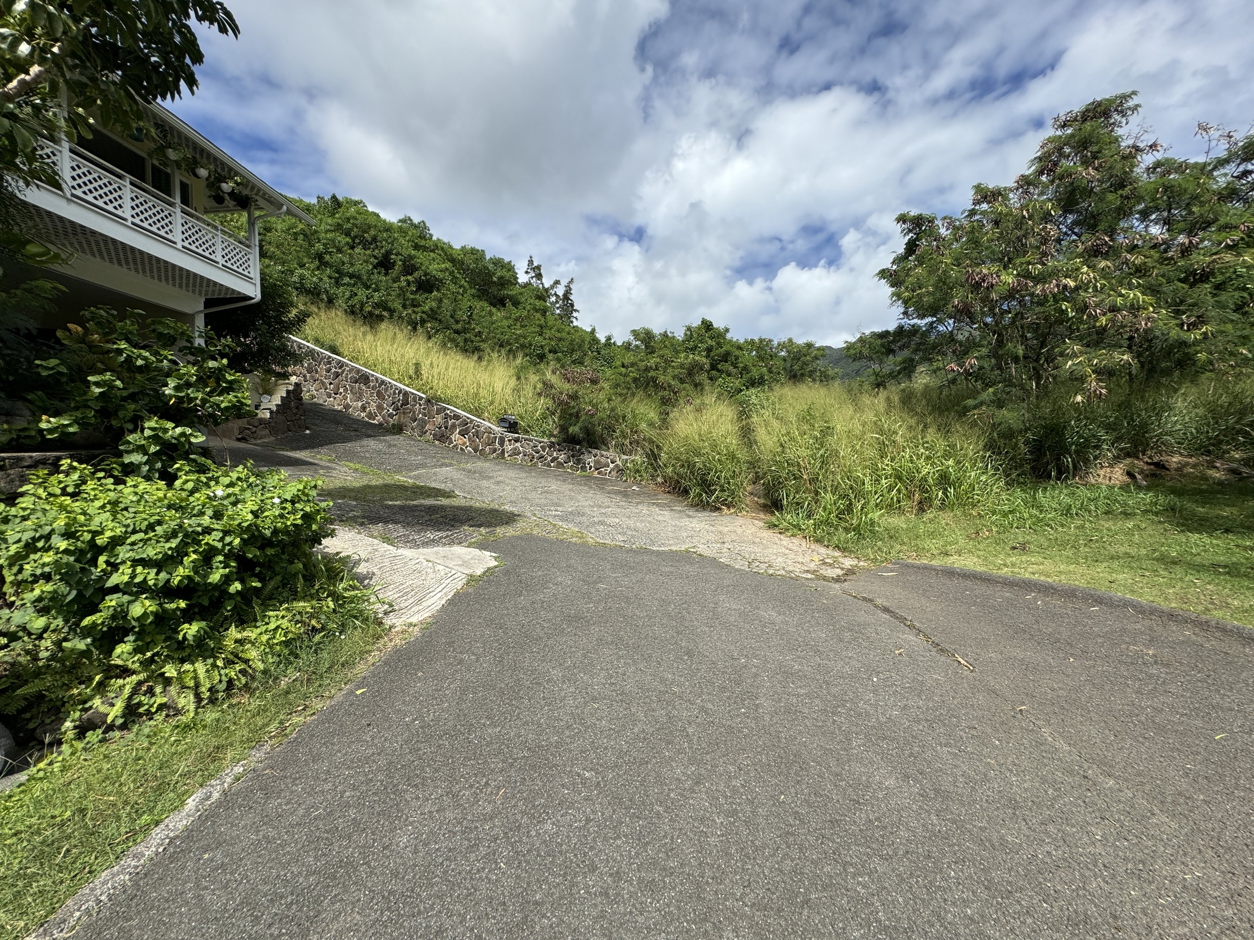 Hiking the Wailupe Loop Trail on Oʻahu, Hawaiʻi — noahawaii