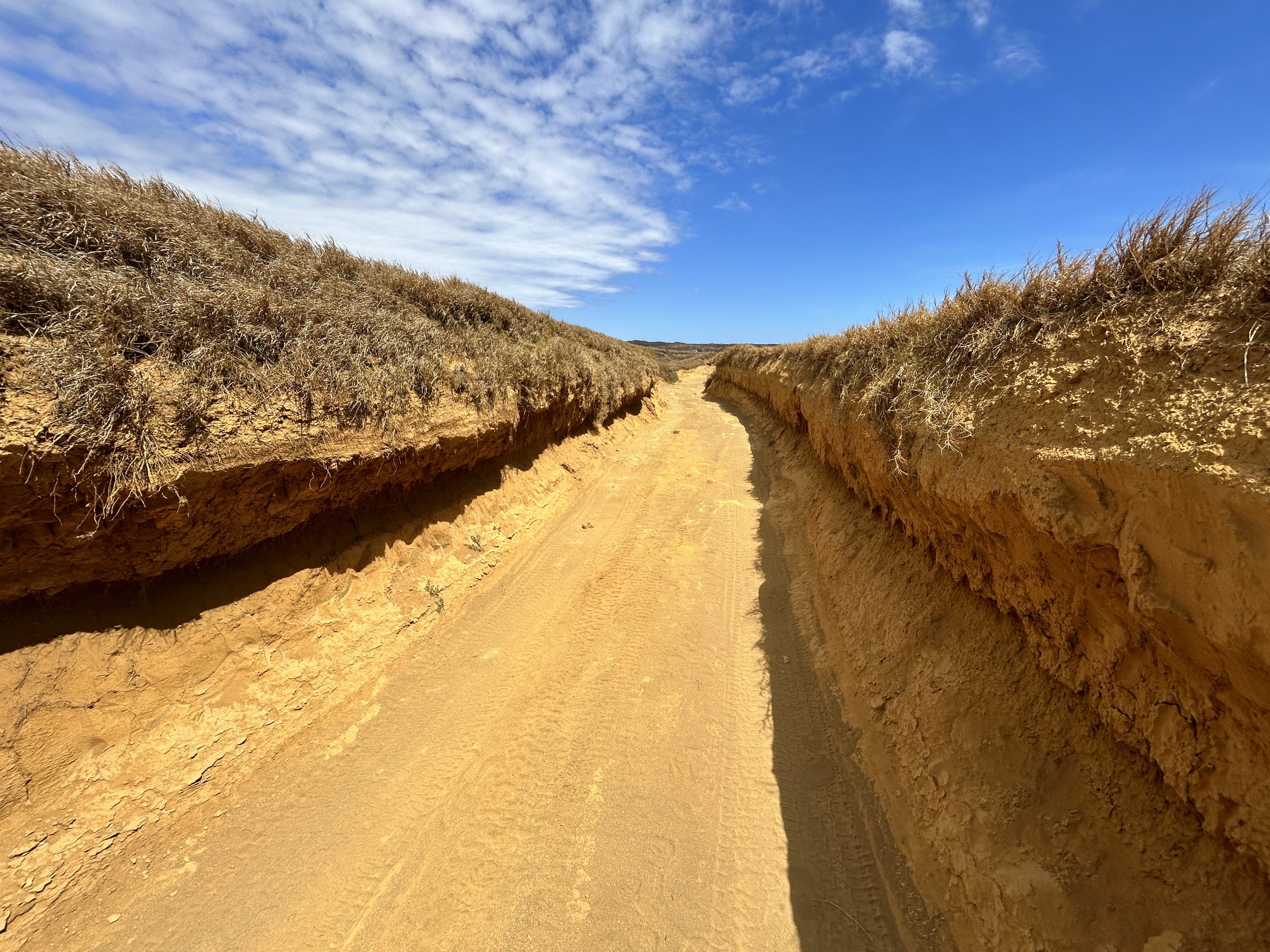 Hiking the Papakōlea Green Sand Beach Trail on the Big Island of ...