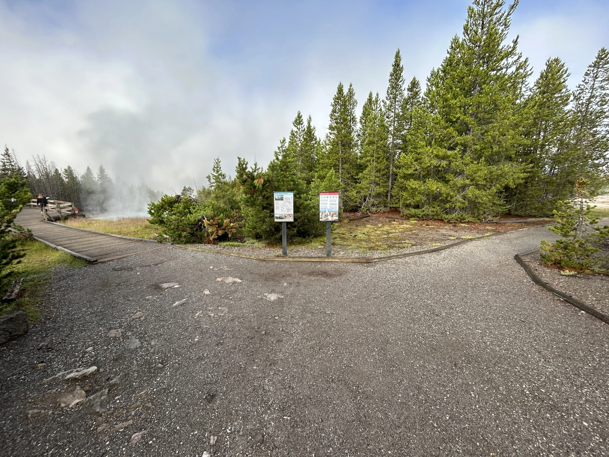 Hiking the Norris Geyser Basin Trail in Yellowstone National Park ...