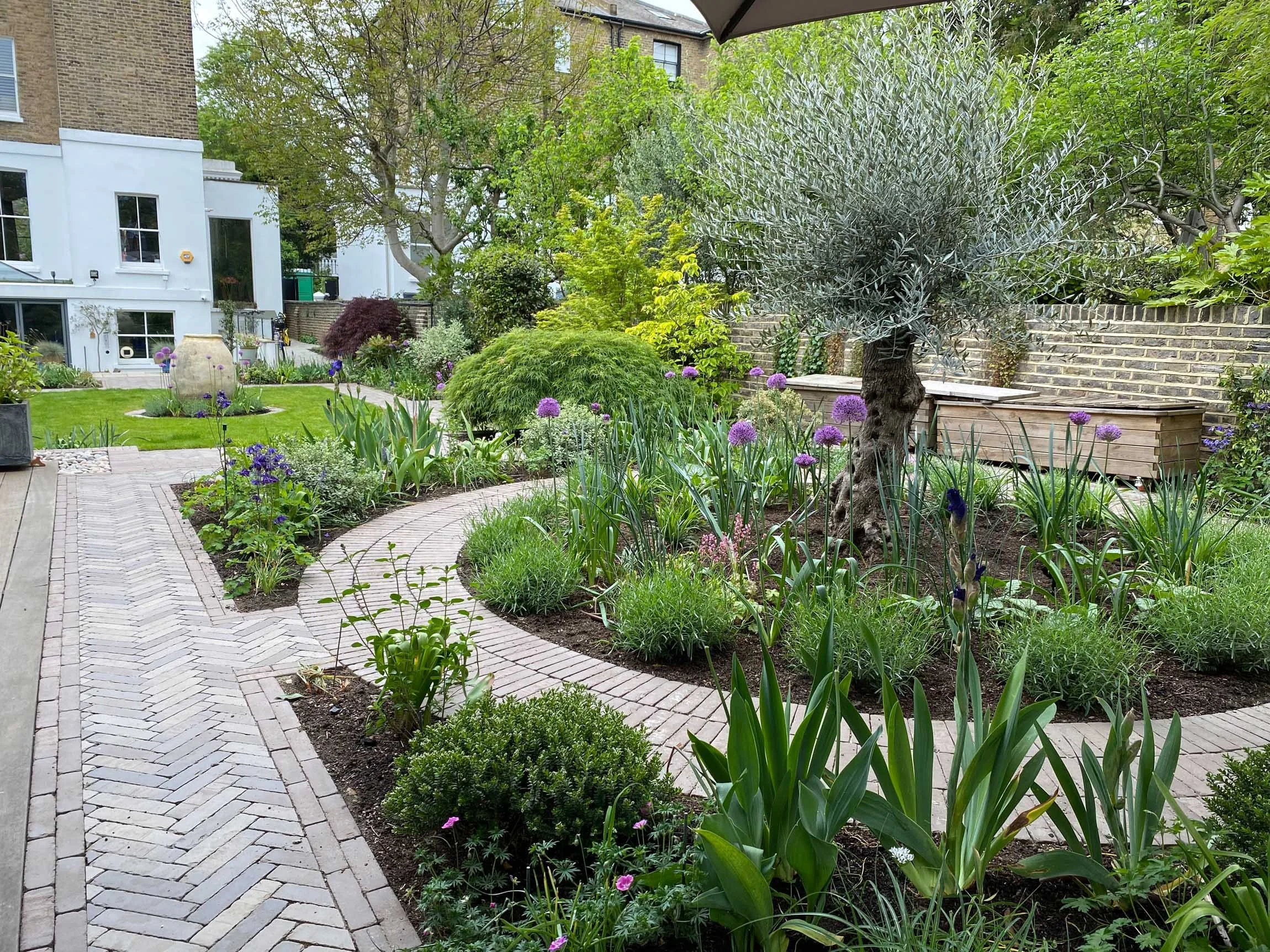 Elegant garden in conservation area in Chiswick (W4) — Jane Ashley ...
