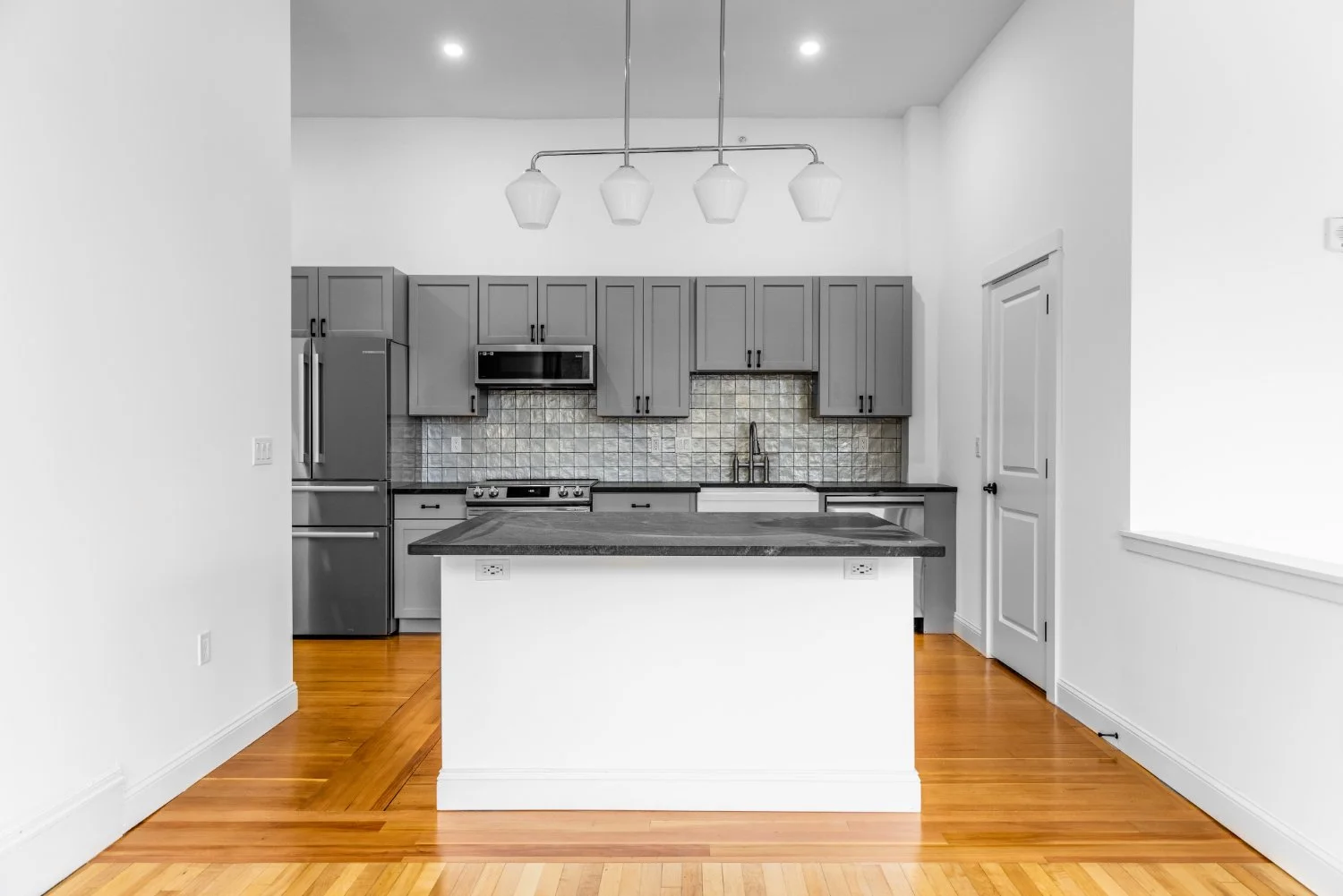 Gallery 3 — 33 State Street