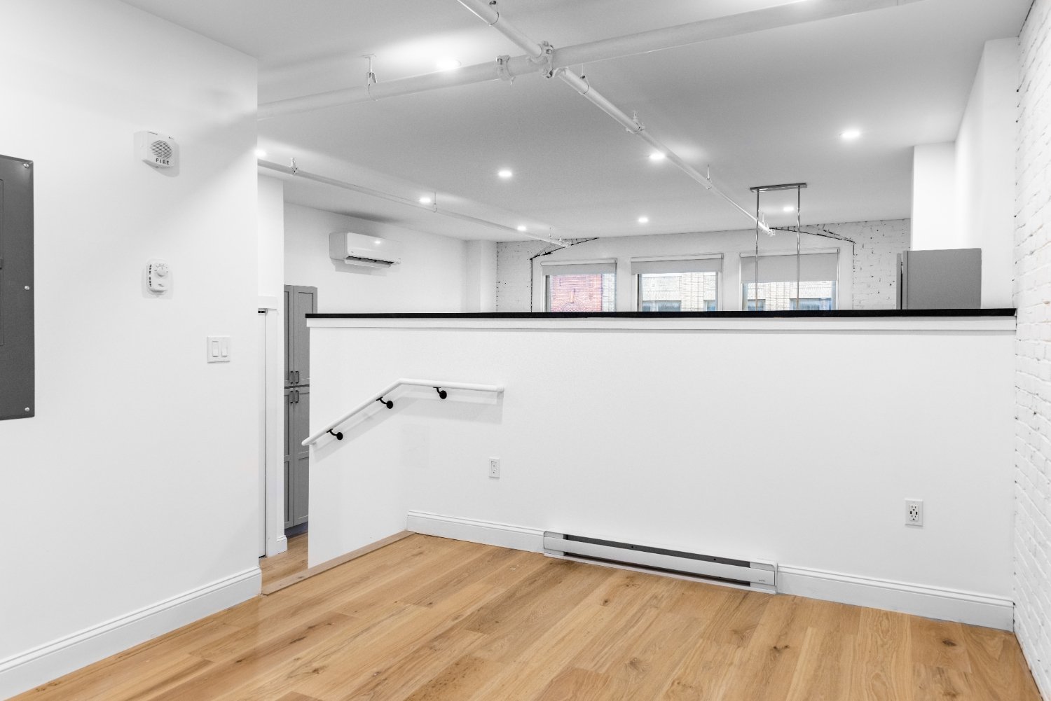 Gallery 3 — 33 State Street