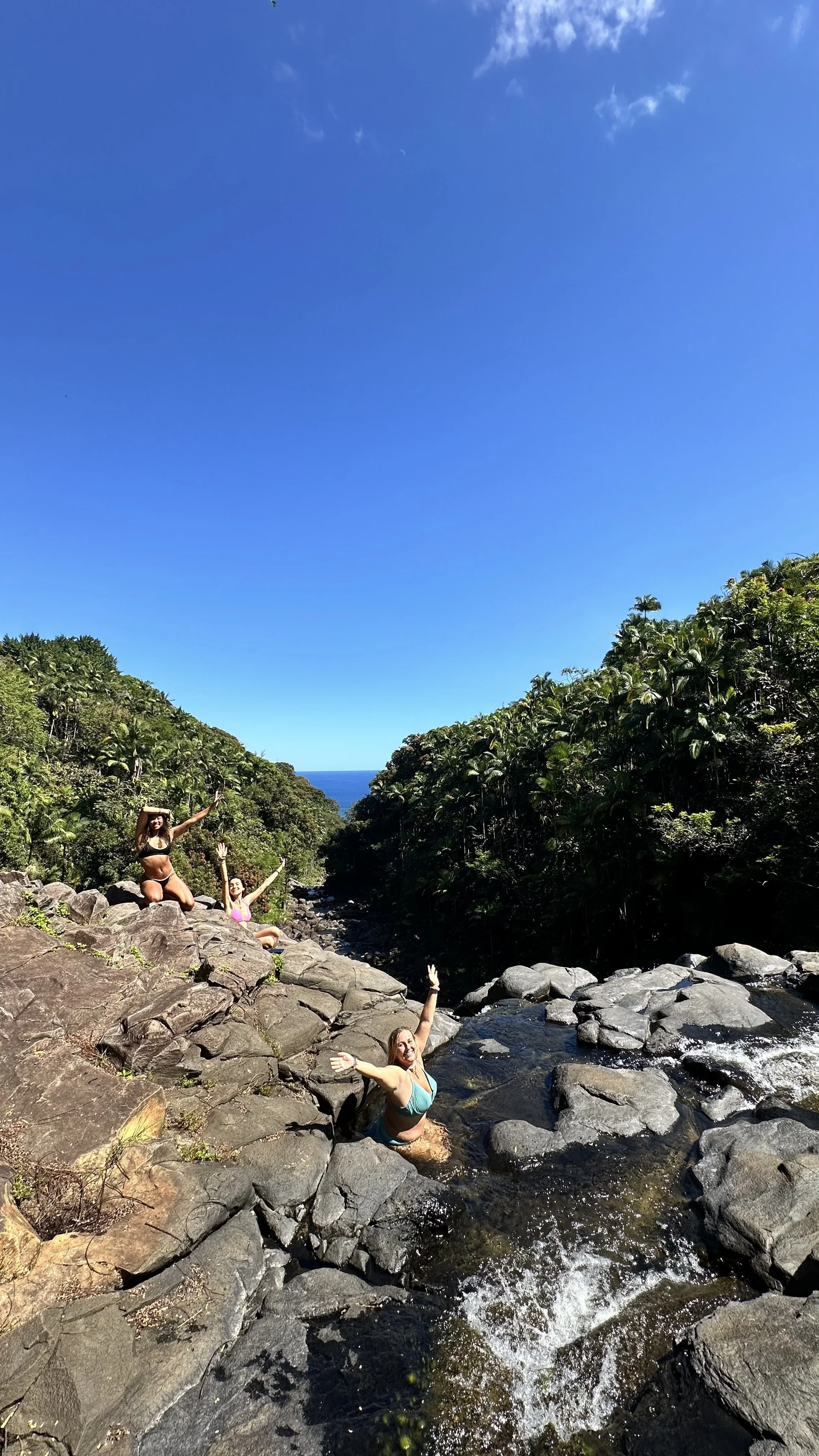 Howzit Hostels | Tours | Free Hostel Tours on Big Island Hawaii
