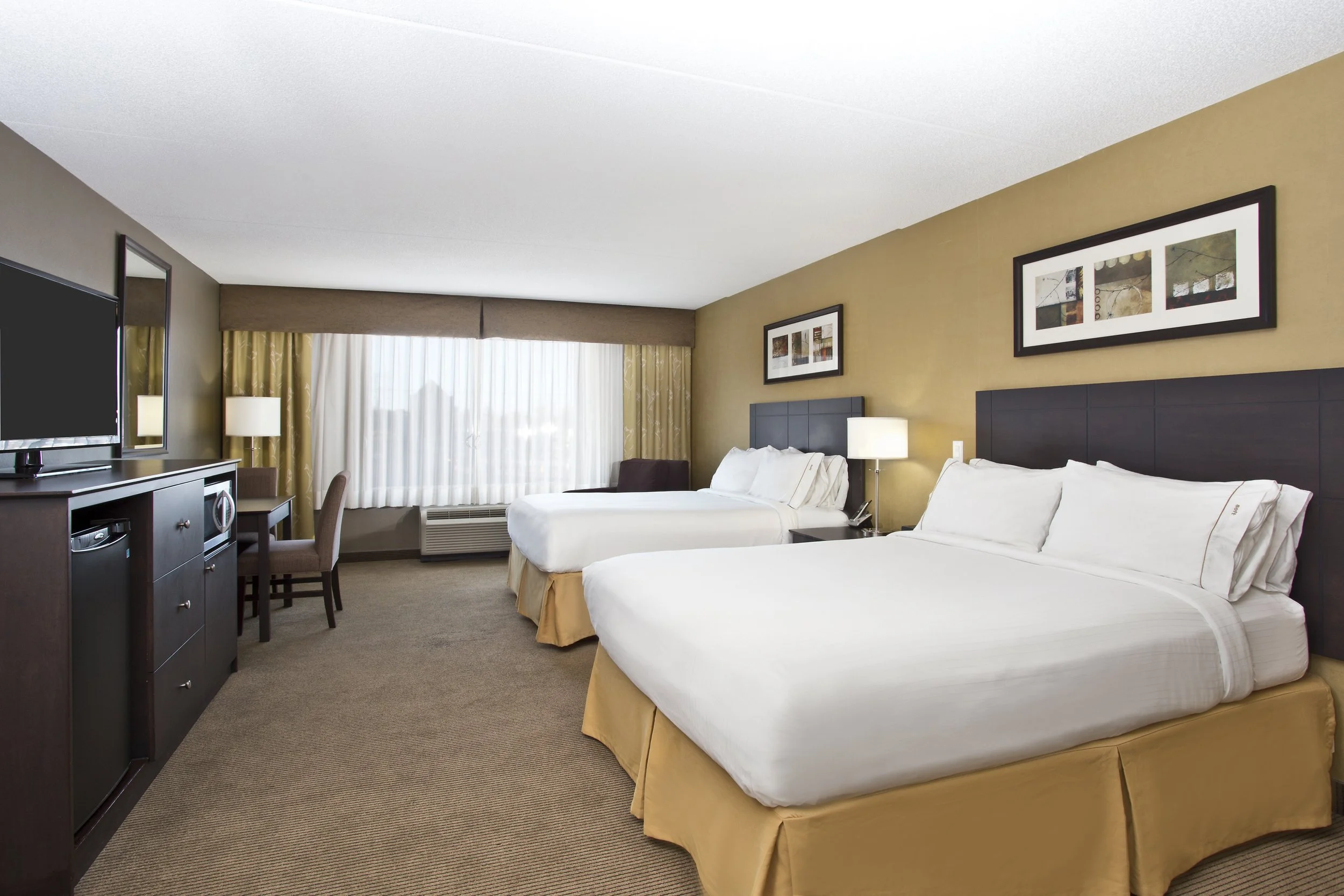 Holiday Inn Express & Suites Kingston Central