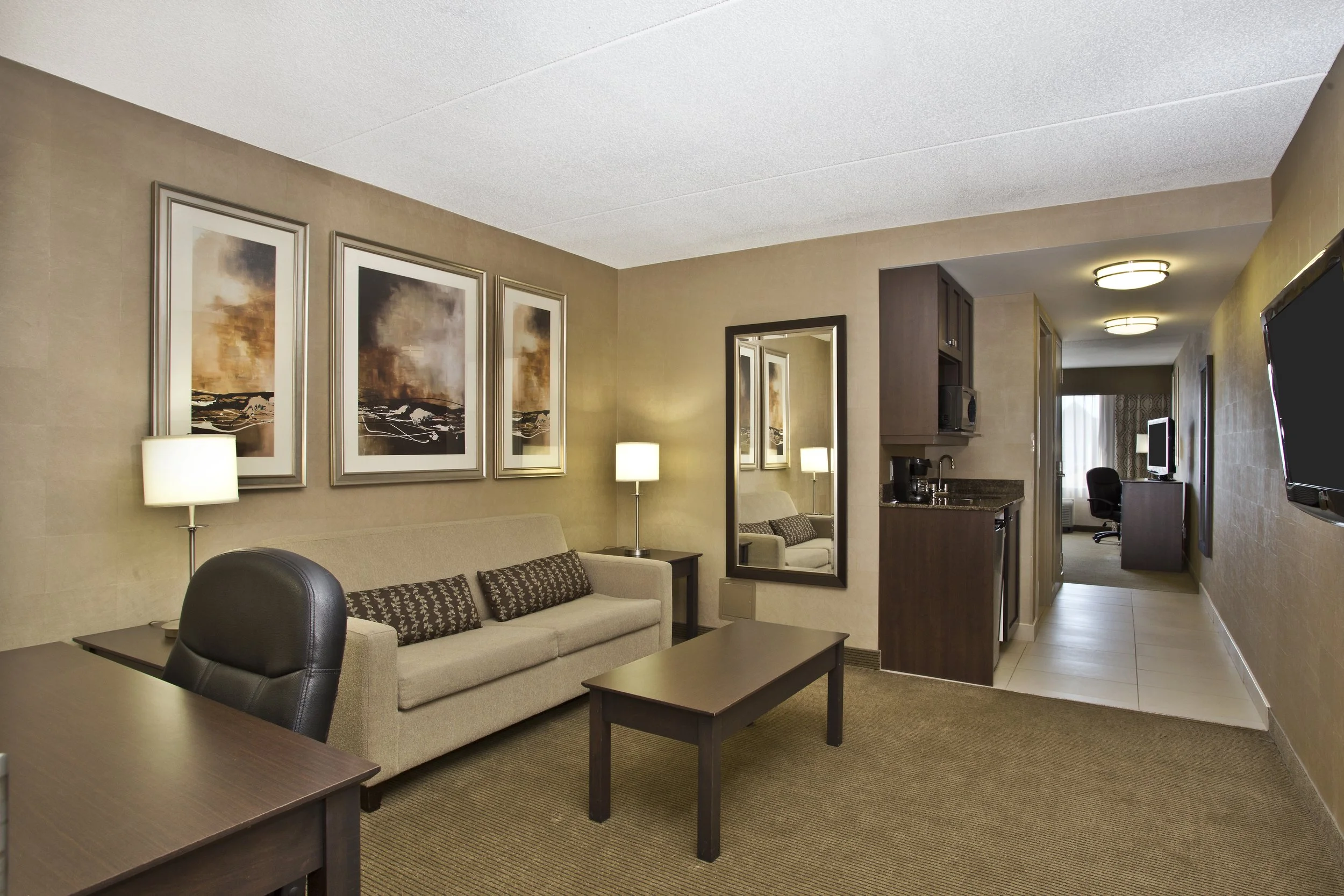 Holiday Inn Express & Suites Kingston Central