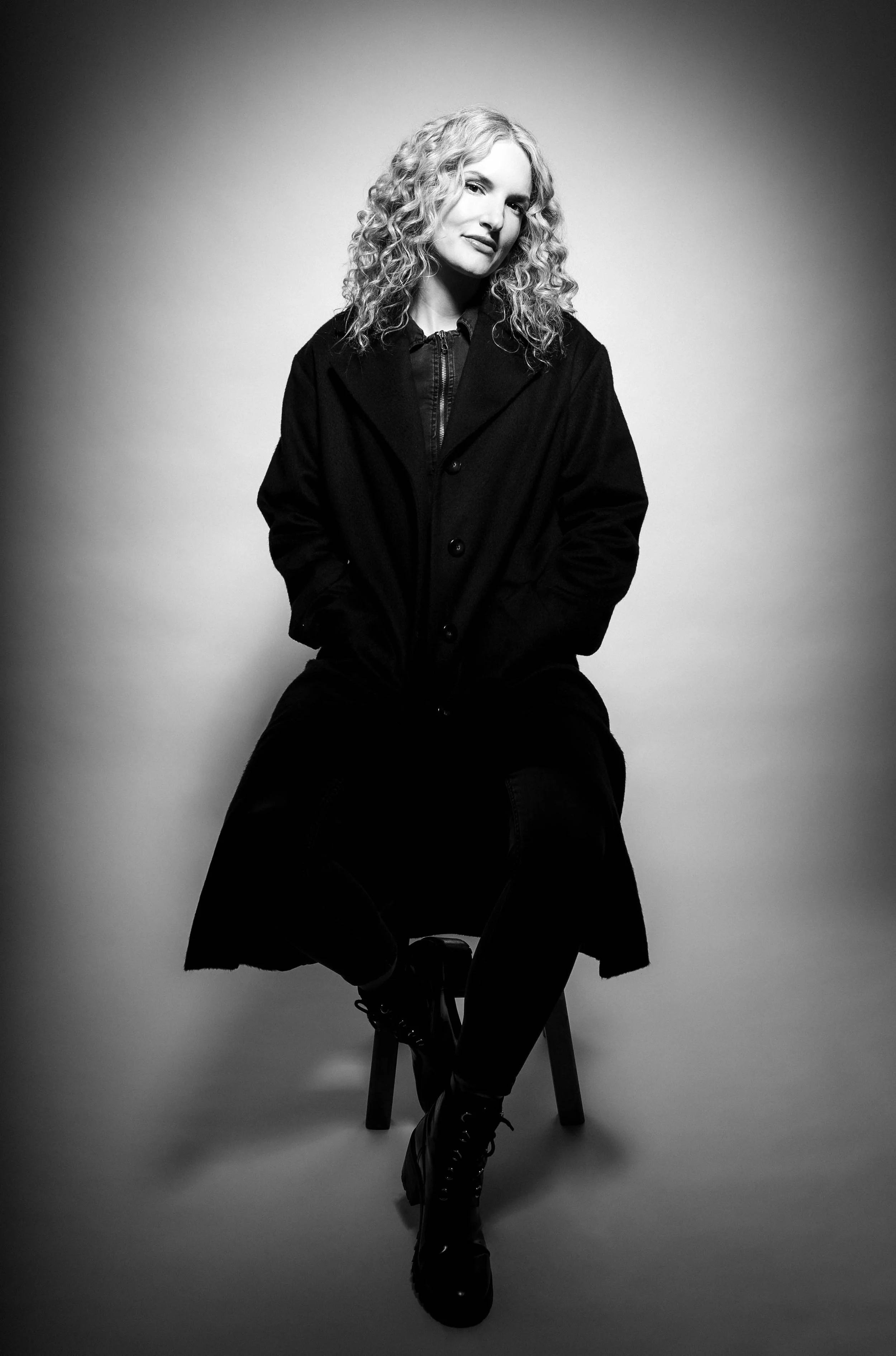 About — Genevieve Vincent | COMPOSER - darkDARK