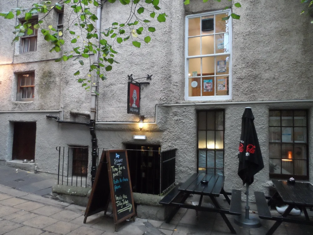 Pub trails for 40 cities and towns