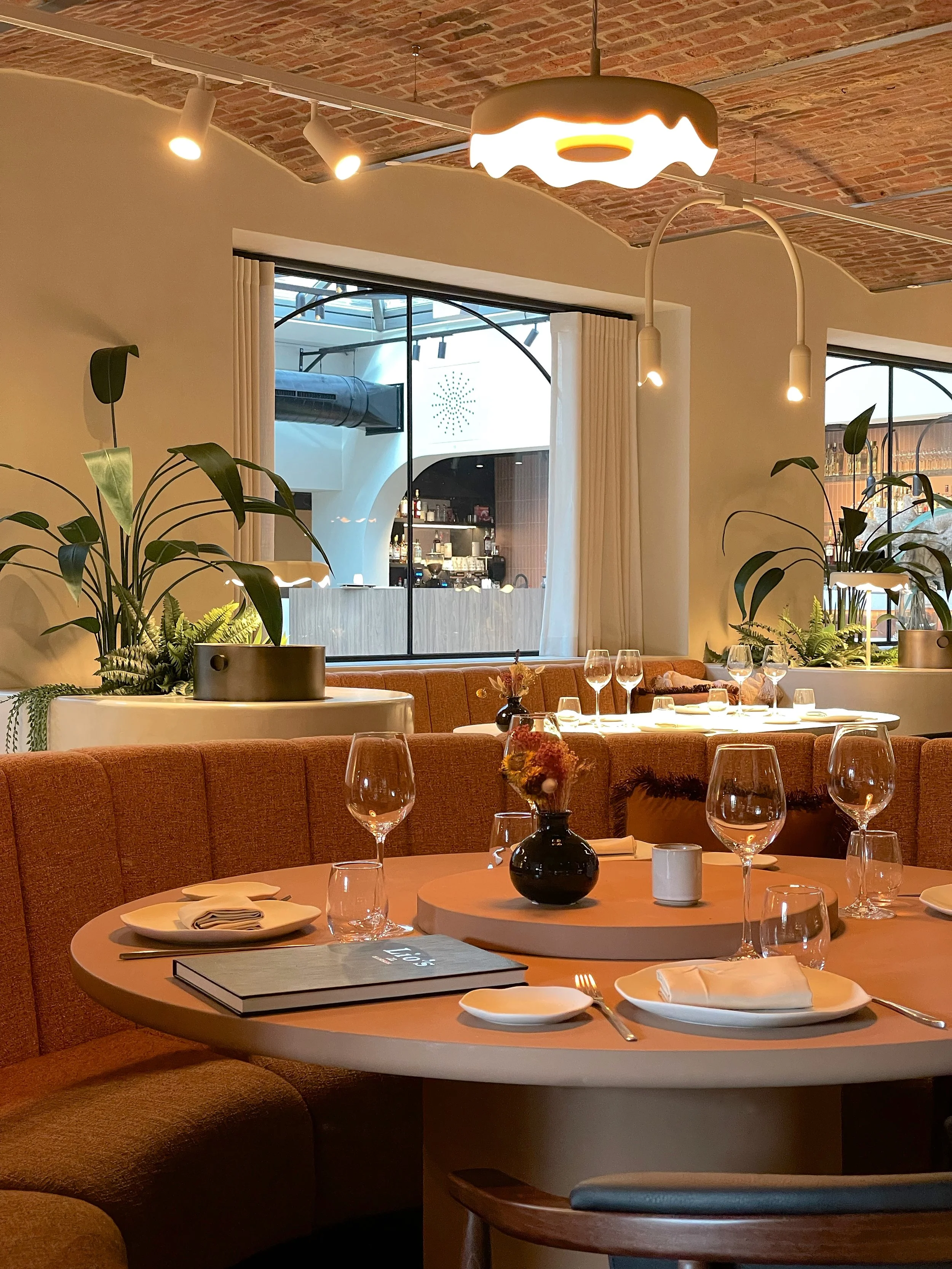 Restaurant — Lio's Brugge