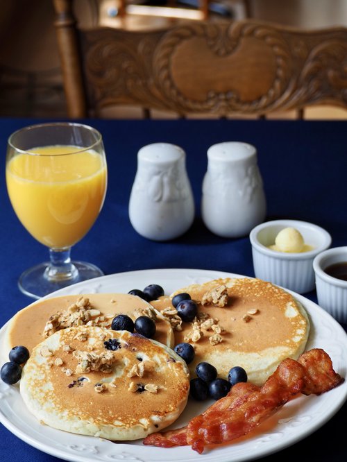 The Maplegrove Inn - Built in 1854