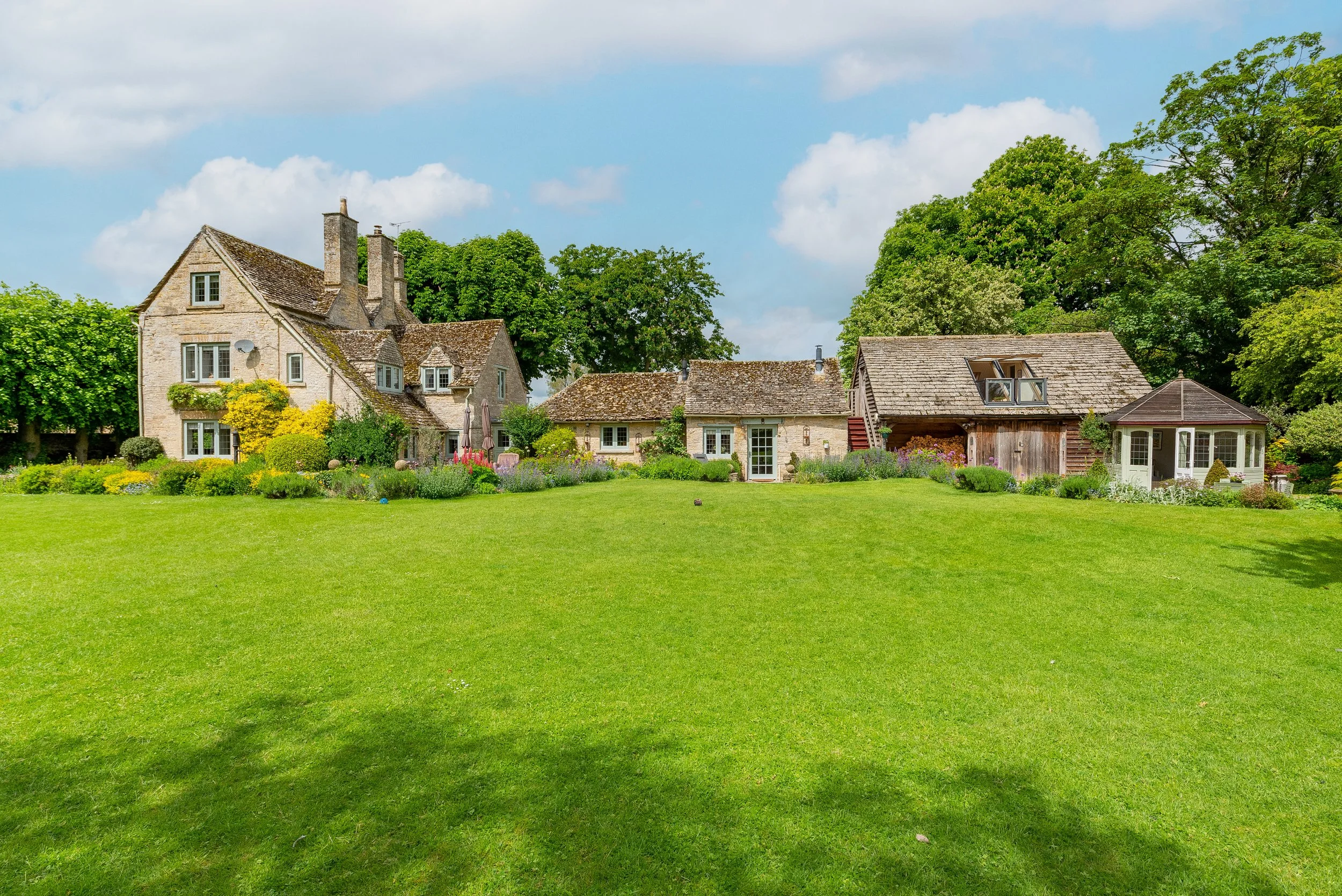 Move — Bespoke by Breckon