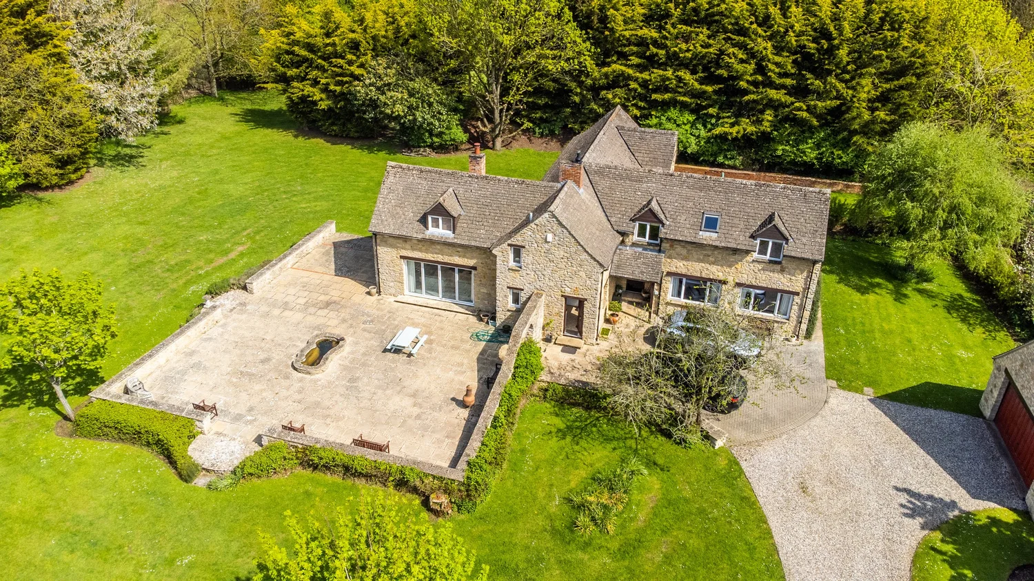 Move — Bespoke by Breckon