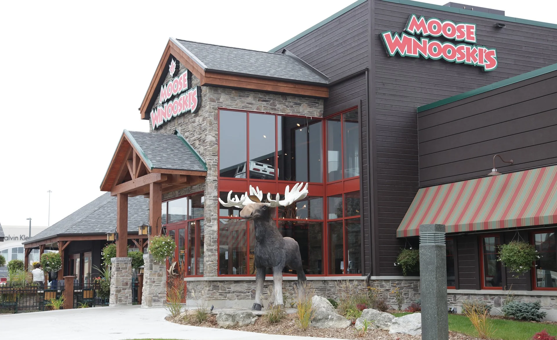 Sportsworld Crossing (Open) — P E T R O F F