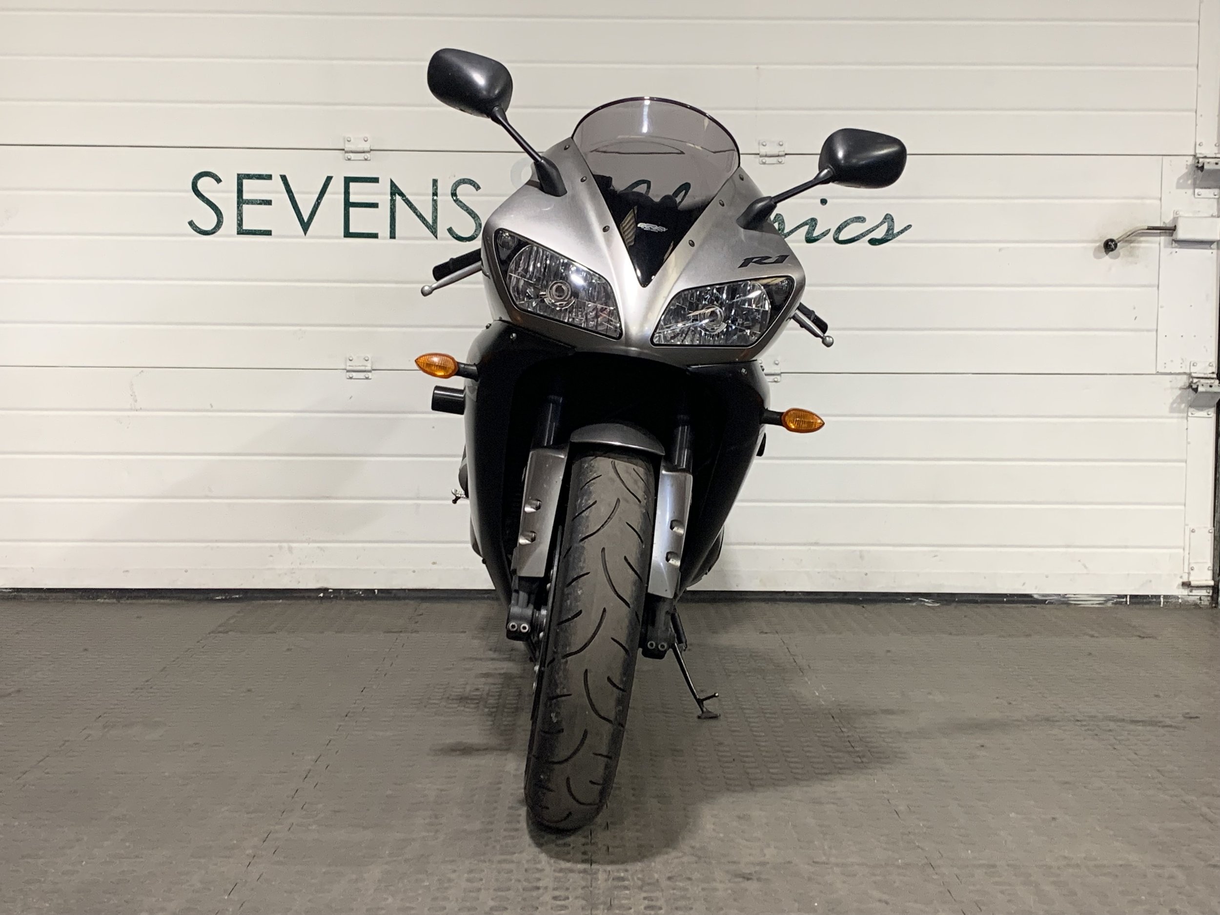 Yamaha YZF-R1 2002 | Sevens & Classics