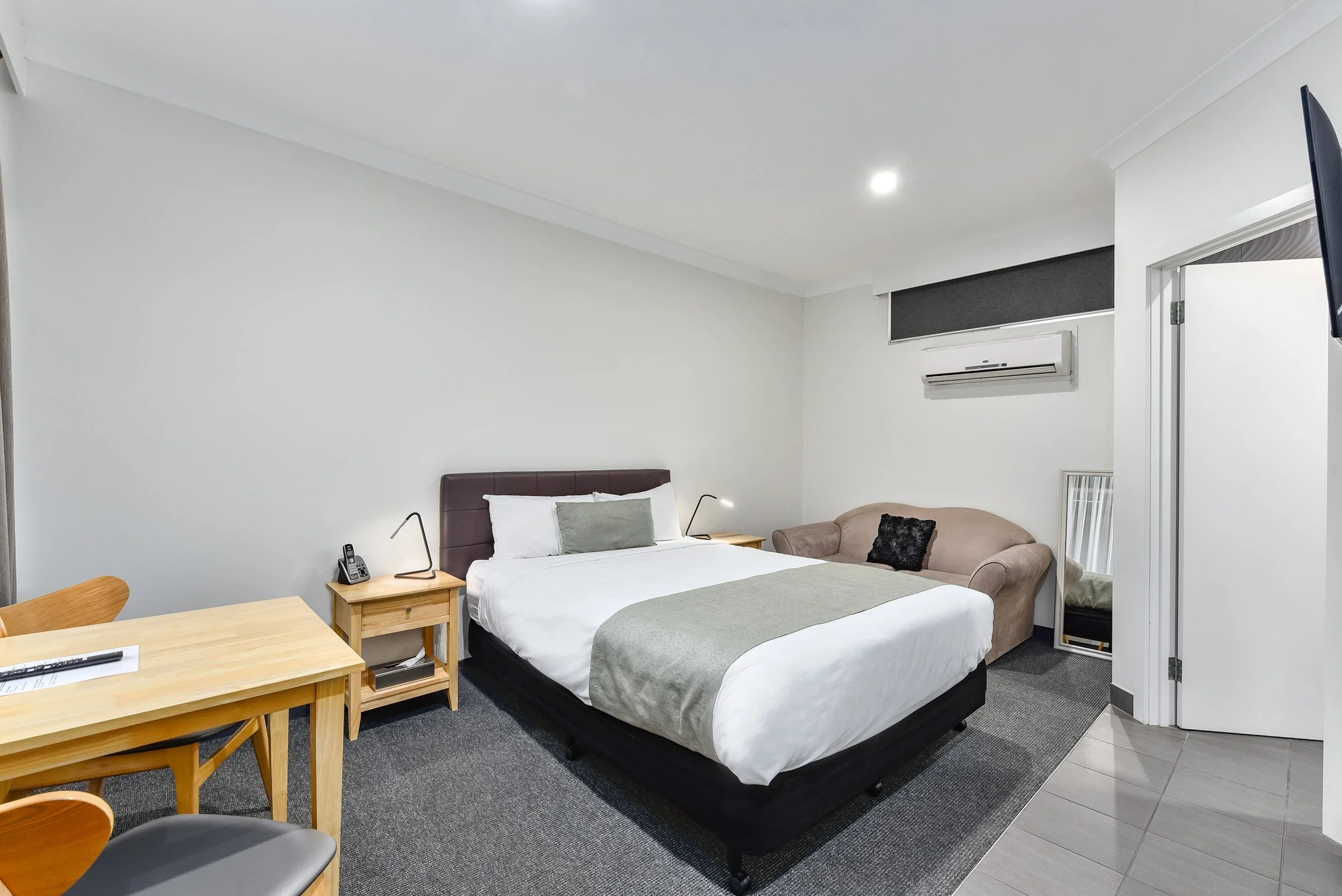 Superior Queen — OFFICIAL SITE: Robe Central Motel | Book Direct & Save