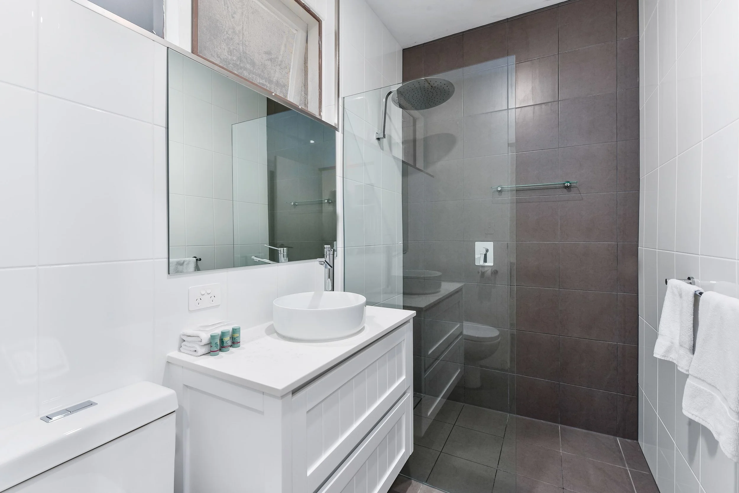 Superior 1 Bedroom Apartment — OFFICIAL SITE: Robe Central Motel | Book ...
