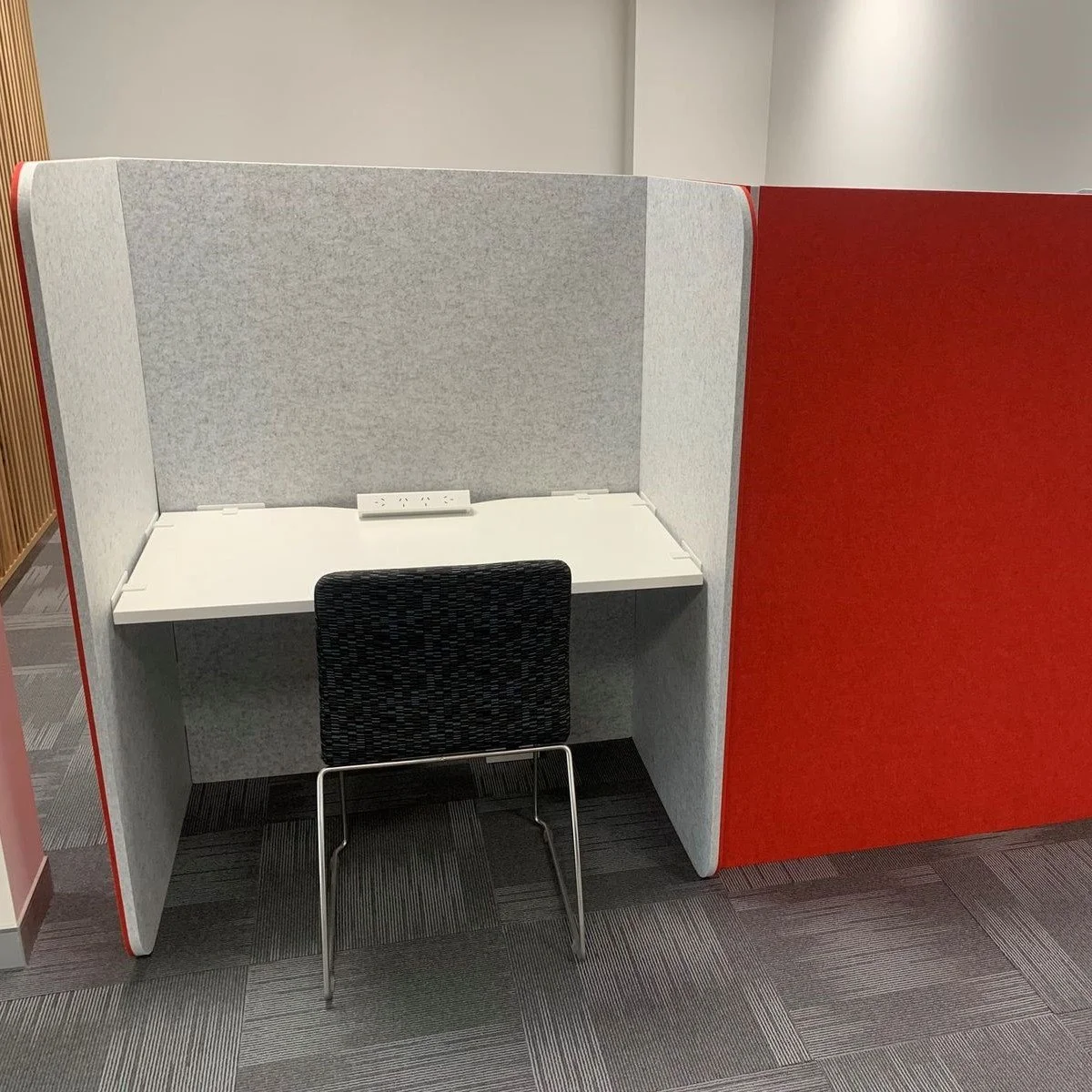 BQuiet Soundproof Office Phonebooth