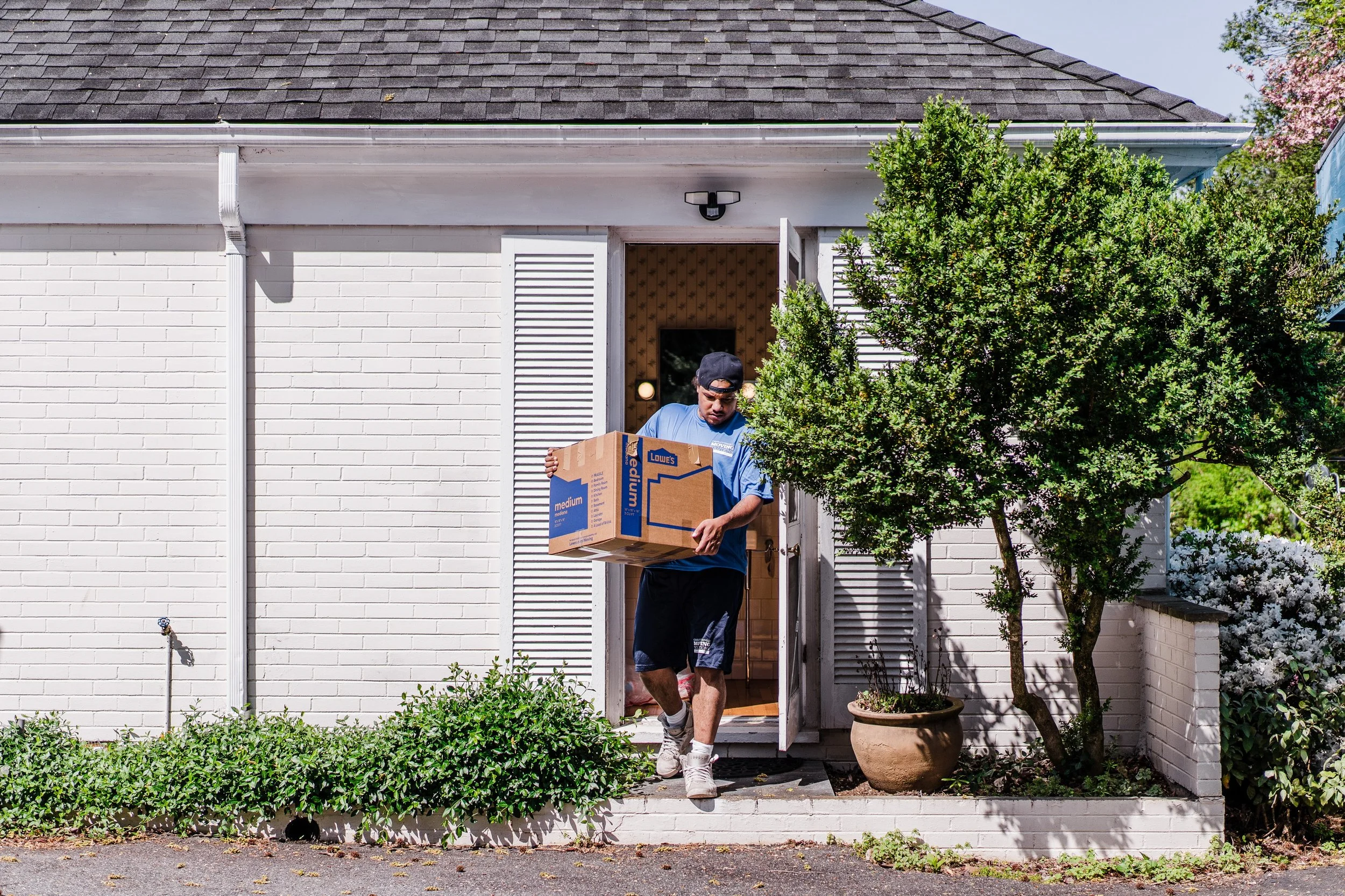 The Benefits of Hiring Professional Movers for Your Summer Move ...