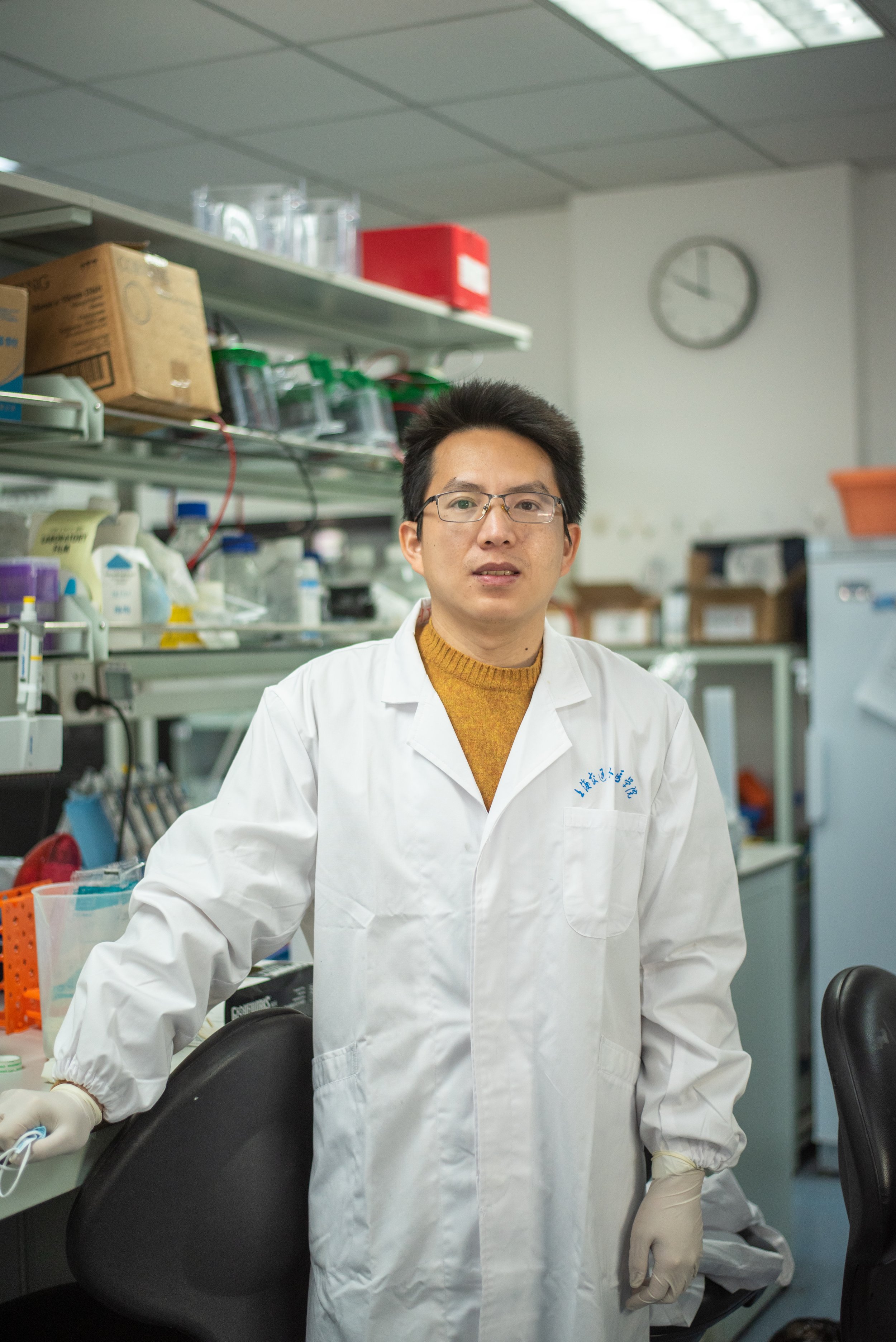 Lab Member — Hua-Bing Li lab