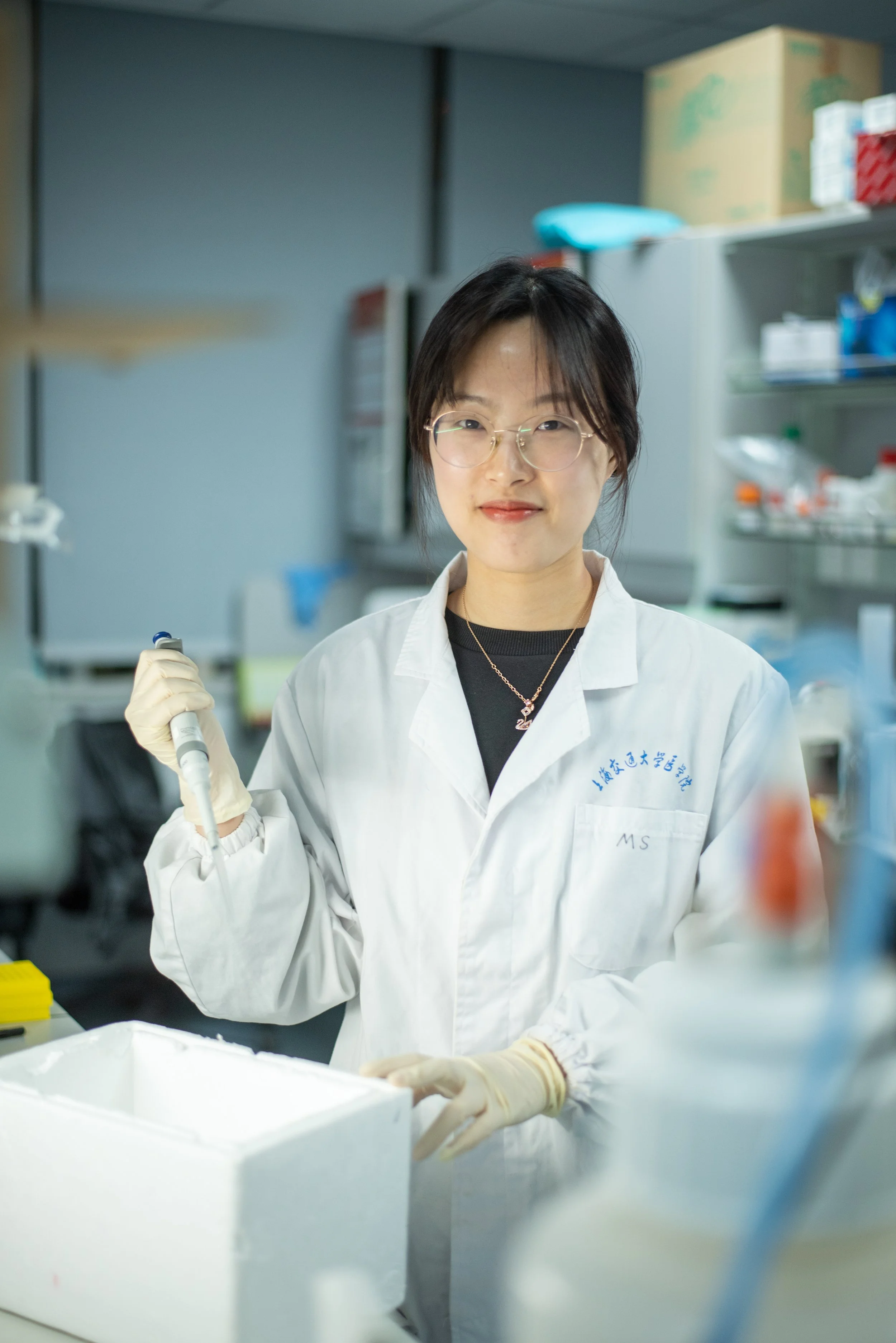 Lab Member — Hua-Bing Li lab