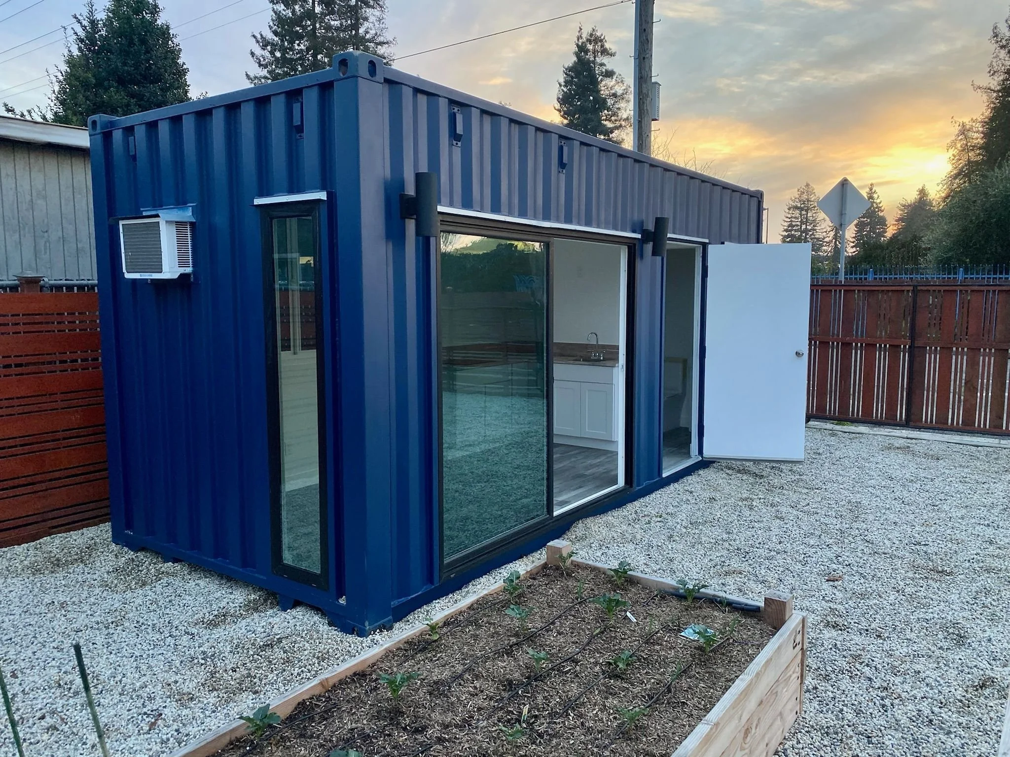 Conex Masters - Customized Modern Moveable Living Solutions