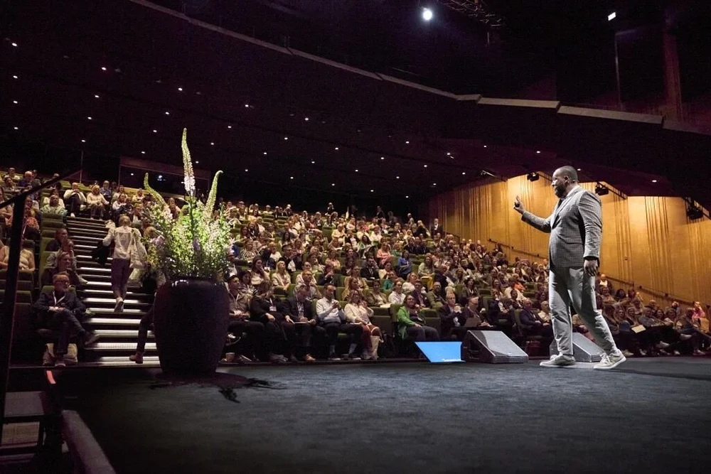 Keynote Talks by Jasmin Alic — Jasmin Alic | Hey Jay