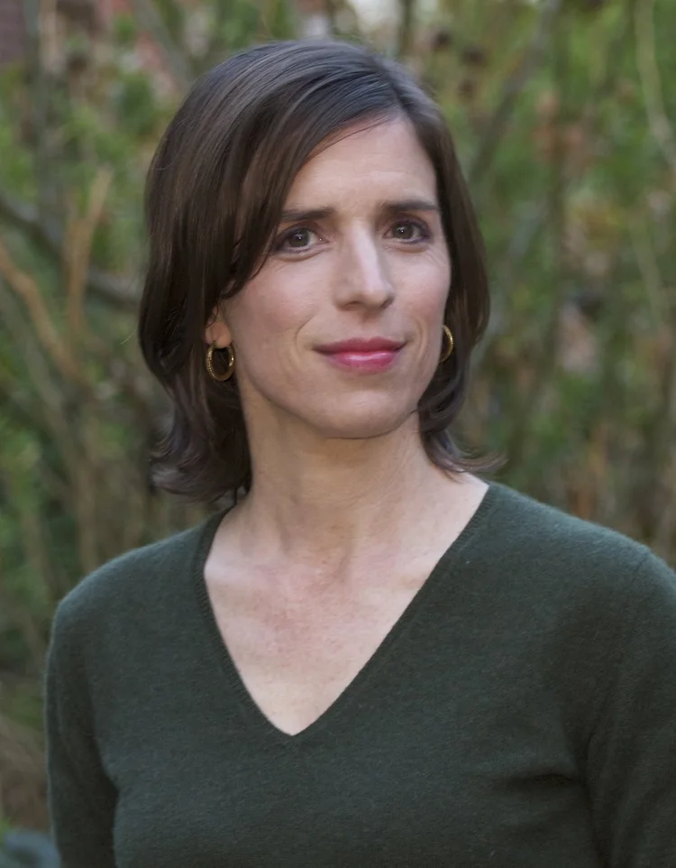 About — Quinn Cummings