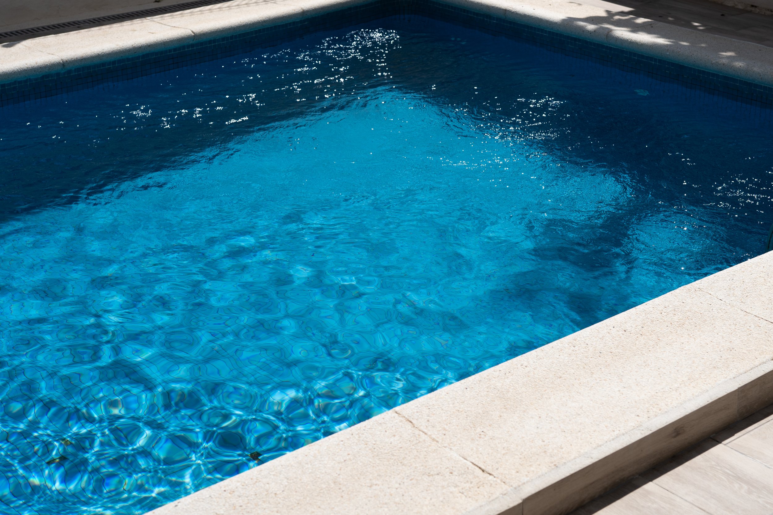 Understanding Pool Bottoms: Portland Cement vs. Vermiculite — Super Pools
