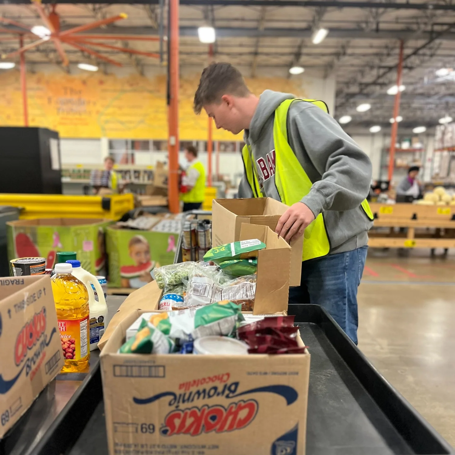 Volunteer - Lend a Hand Today! — Crossroads Community Services