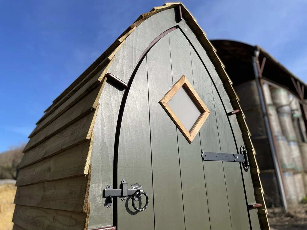 Composting loos and toilets, ideal for gardens, open spaces public ...