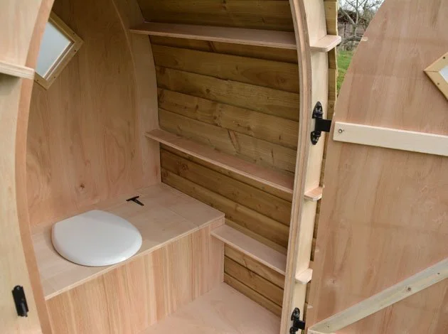 Composting loos and toilets, ideal for gardens, open spaces public ...