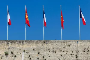 Occitan Language vs French: Key Differences and History