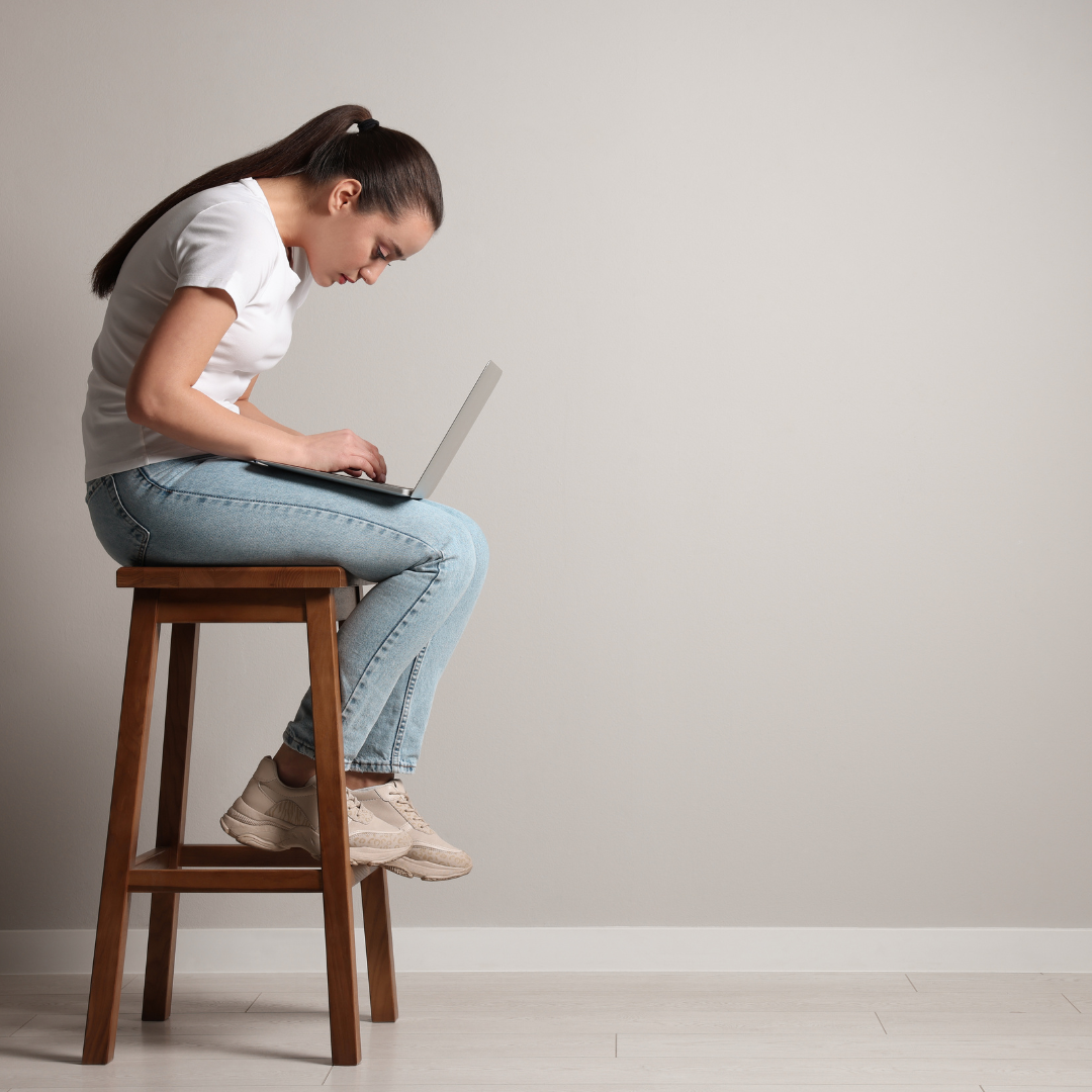 5 common signs of poor posture — Mvmnt Lab