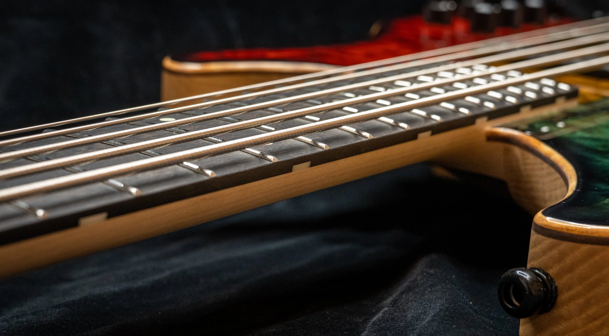 5 String Headless Bass — Hamurana Guitar Works