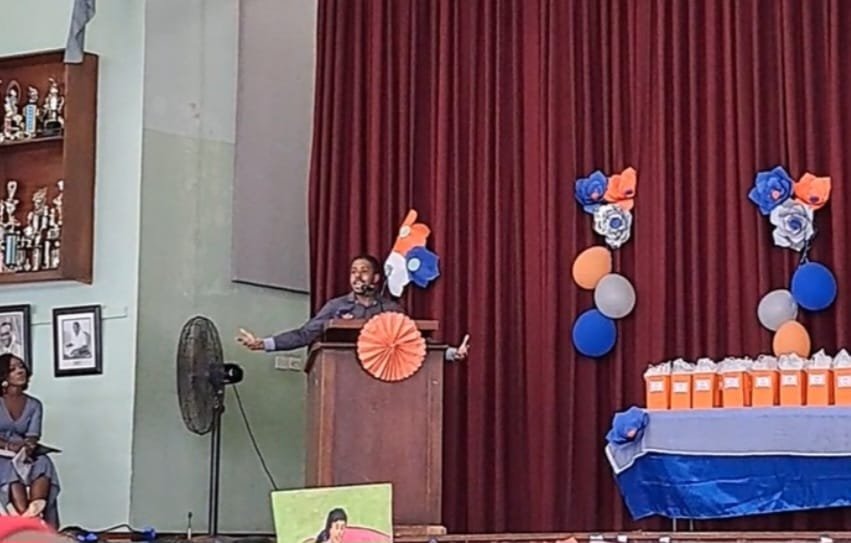 About 1 — Kristen Greaves