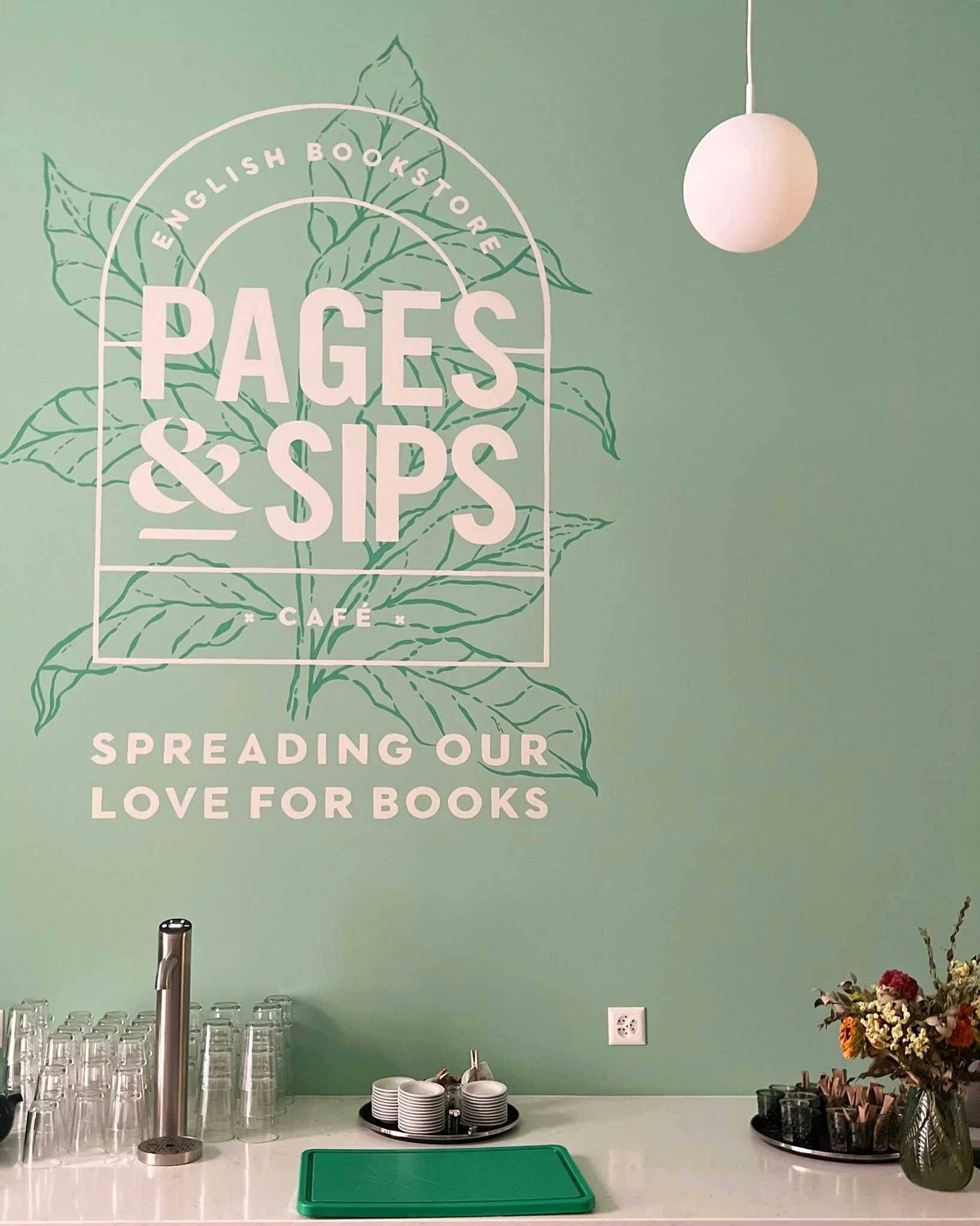Pages & Sips