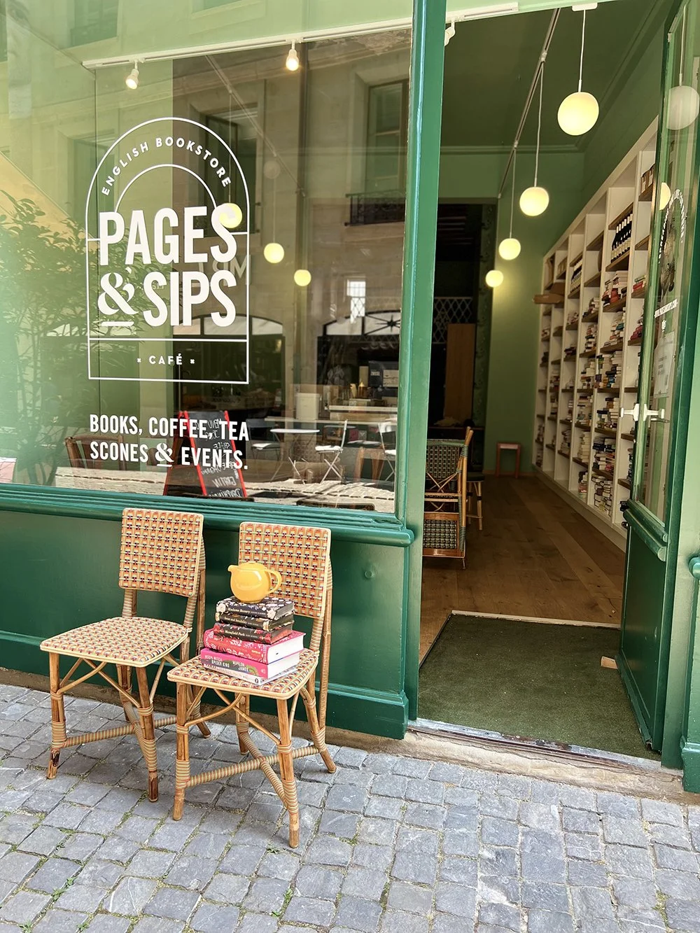 About us — Pages & Sips