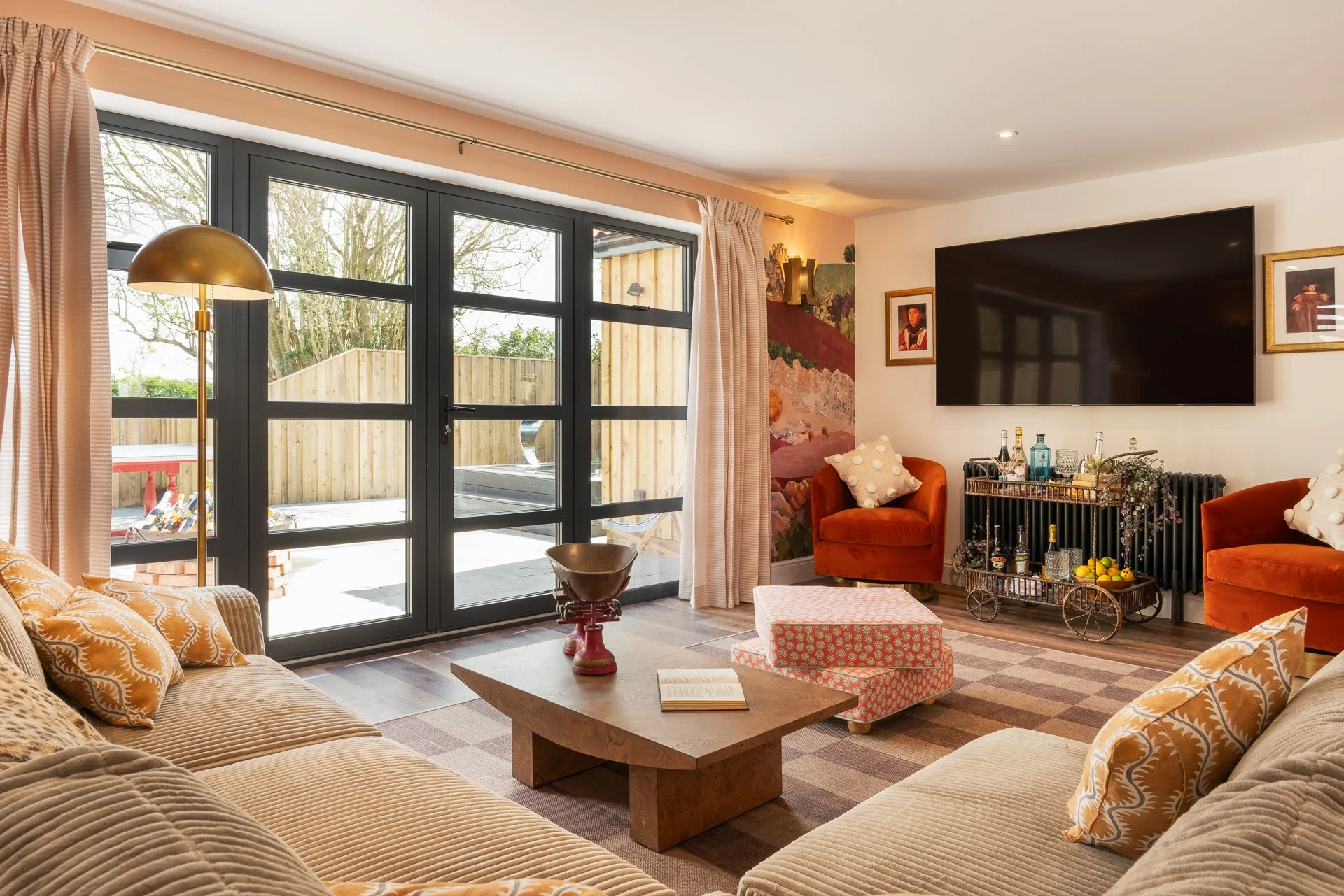 Holiday homes for up to 8 guests in Wilshire - The Wealthy Merchant ...
