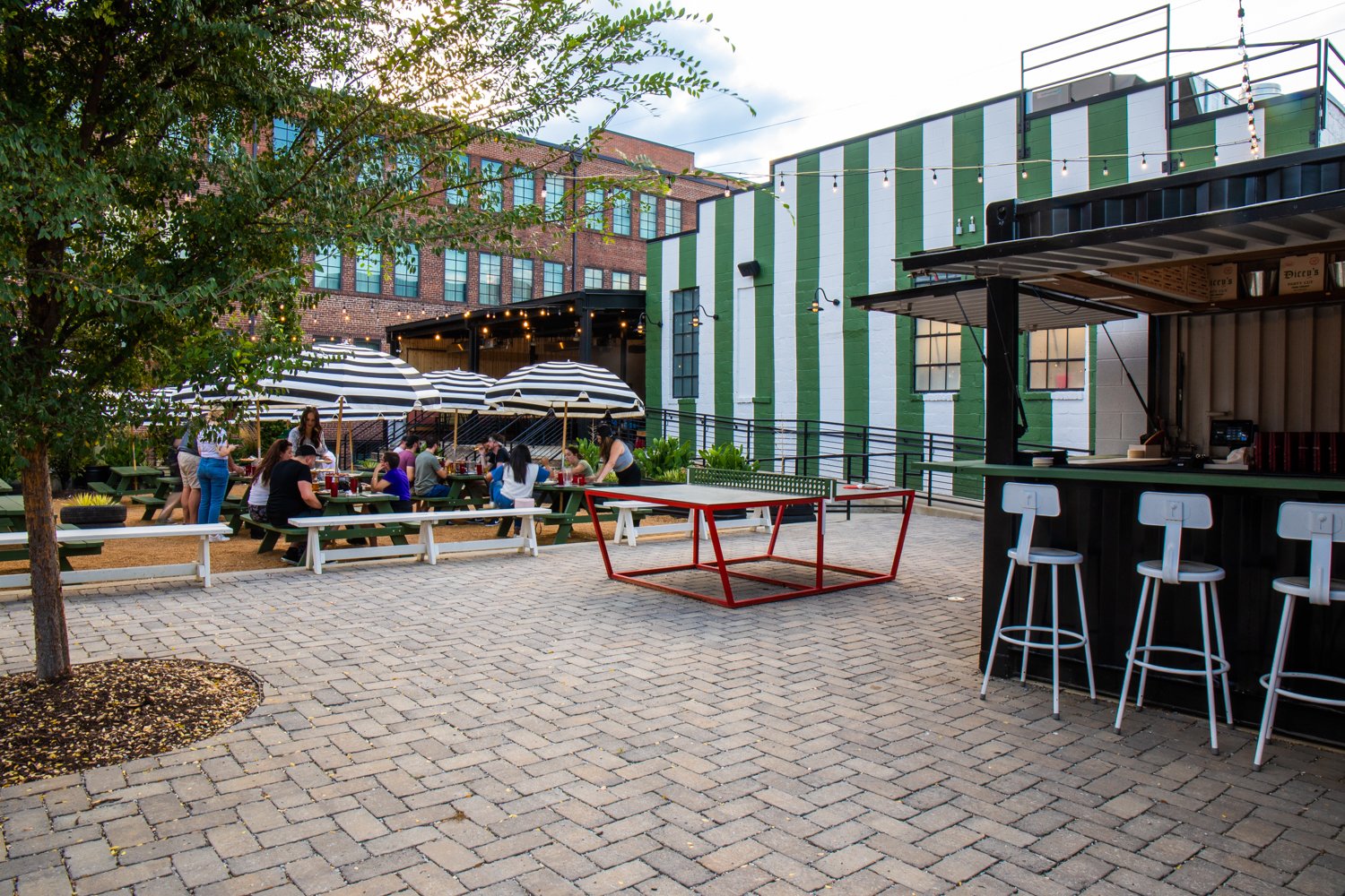Dicey's Pizza & Tavern