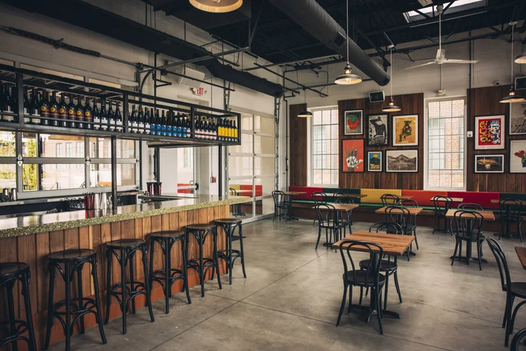 Nashville — Dicey's Pizza & Tavern