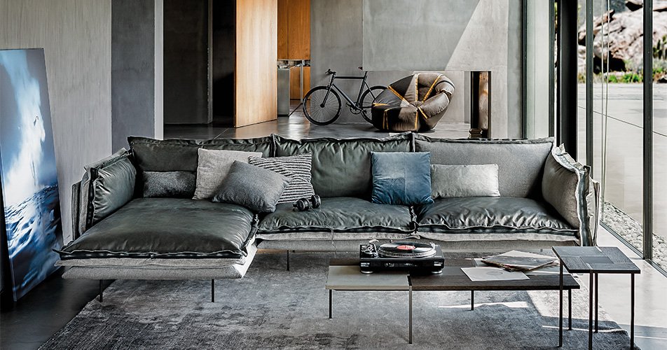 Italian Sectionals and Sofas, leather and fabric. Exquisite ...