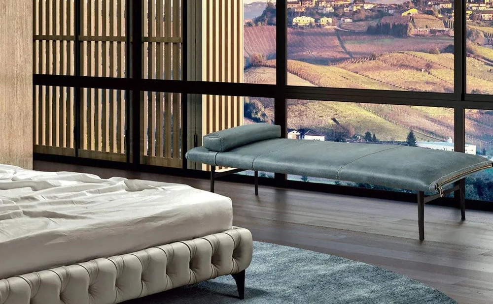 New York bench — Jesse Chicago