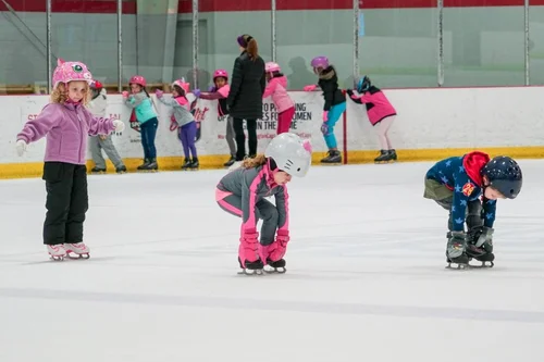 Sign Up For Learn To Skate | Ice House Skating Academy