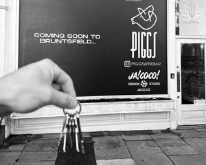 Piggs | Wine & Tapas Bar