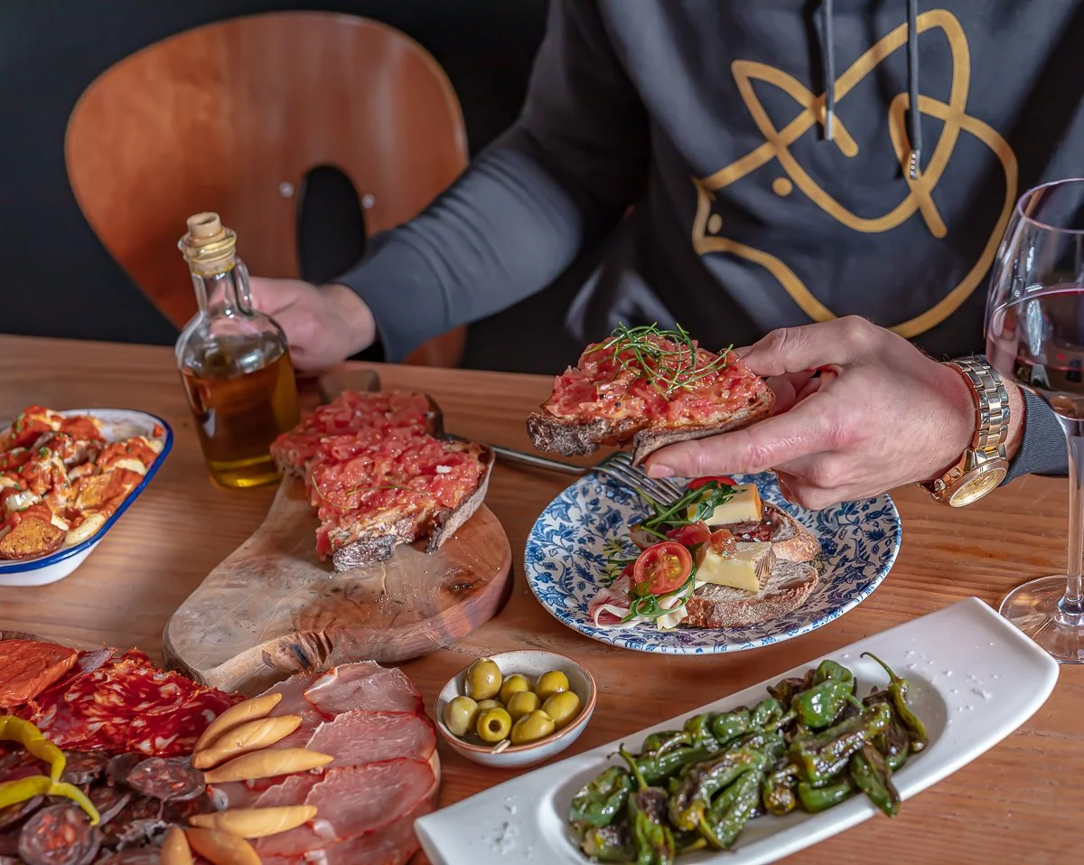 Piggs Edinburgh | Wine & Tapas Bar