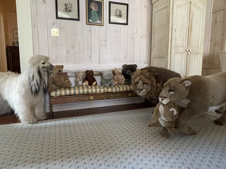 Collections — Scully and Scully, Inc.