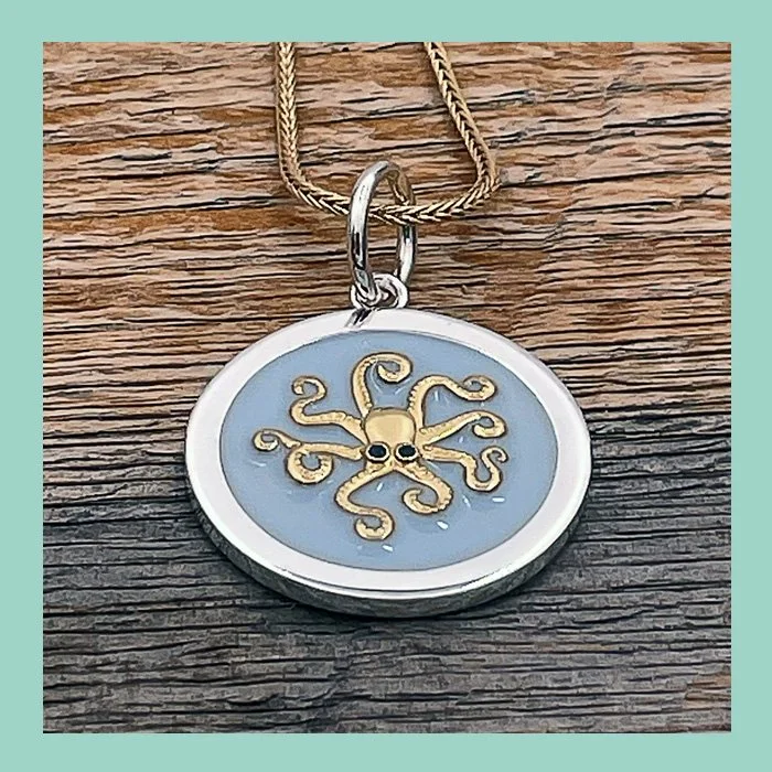 Zodiac - Leo Gold Pendant | The Lion — Lola & Company