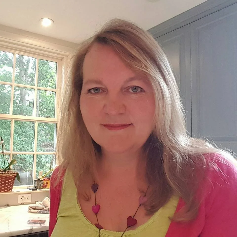 About the Artist — JACQUELINE DAVIS STUDIO